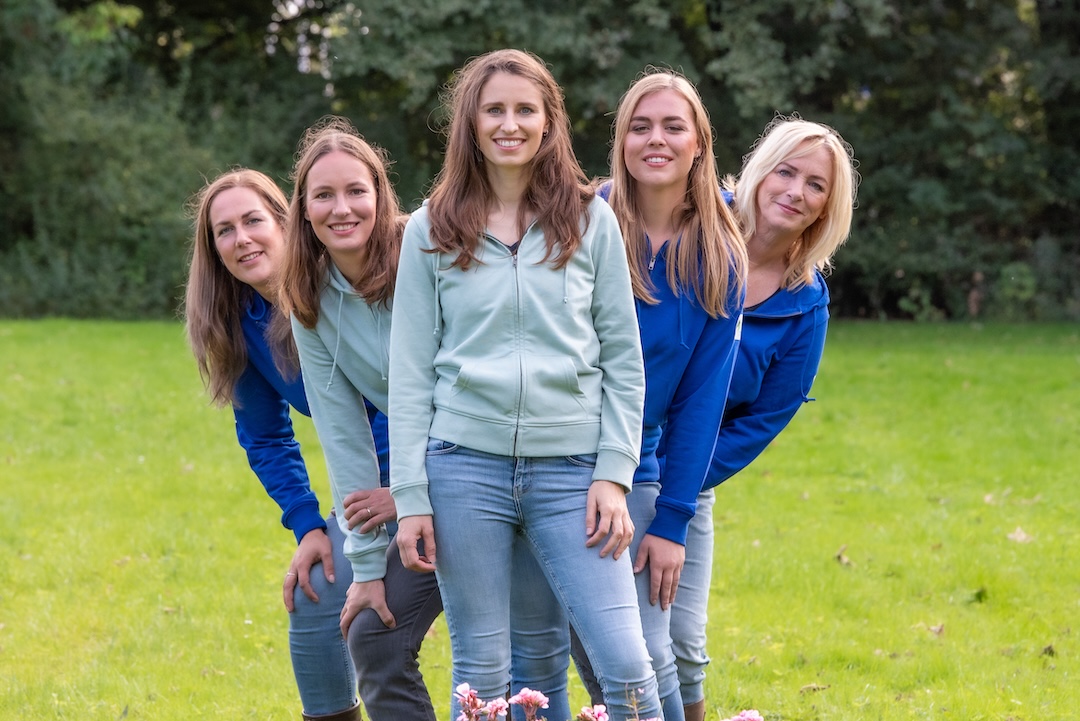 Contact - e-quine.com